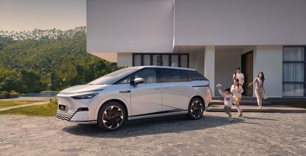 XPENG X9: The Futuristic Electric MPV Redefining Family And Commercial ...