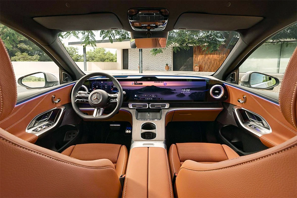 Mercedes-Benz GLC 300+ 2025: A New Era Of Electric Luxury